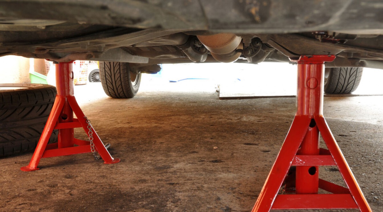 7 Best Jack Stands to Support Your Car Safely While You Work
